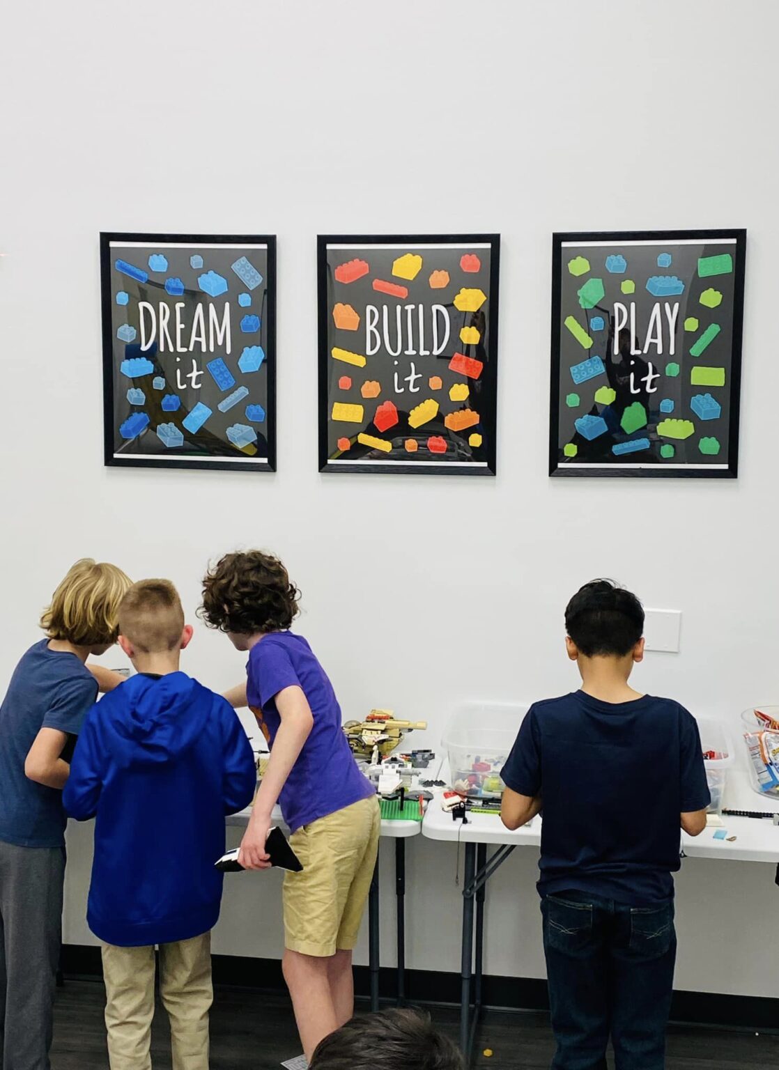 Used LEGO Store in St Petersburg - Bricks & Minifigs Near Tyrone Mall